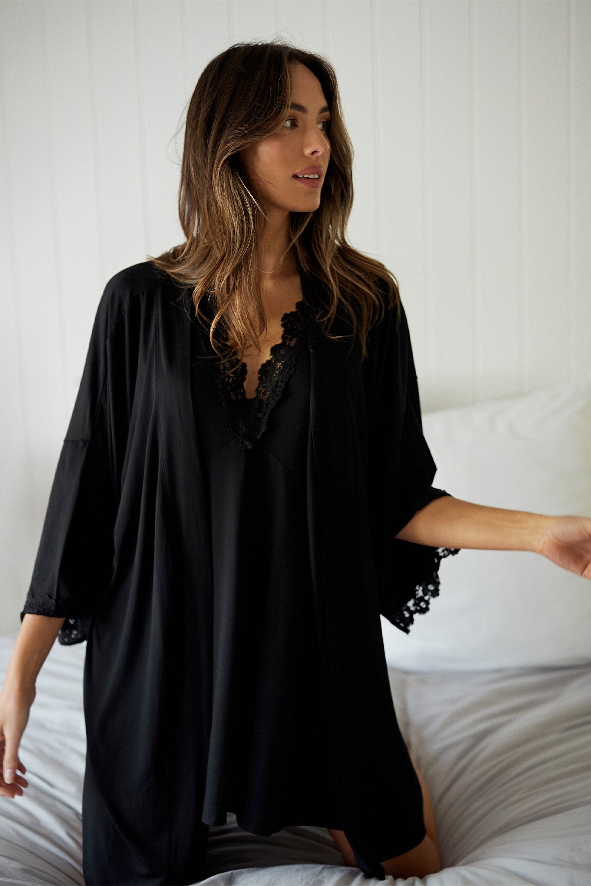 (Bundle) Lace Trim V-Neck Nightie + Modal Robe BLACK – UNE PIECE